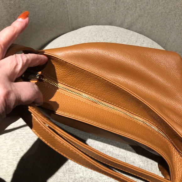 Bevini Modena | Bags | Bevini Modena Leather Shoulder Bag Backpack ...